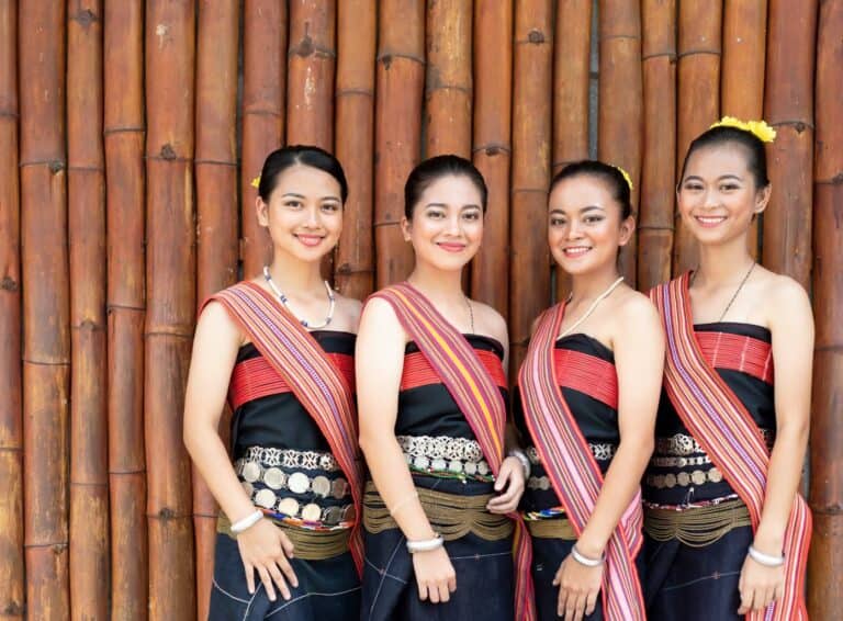 What to Wear in Southeast Asia: A Guide to Appropriate Attire ...